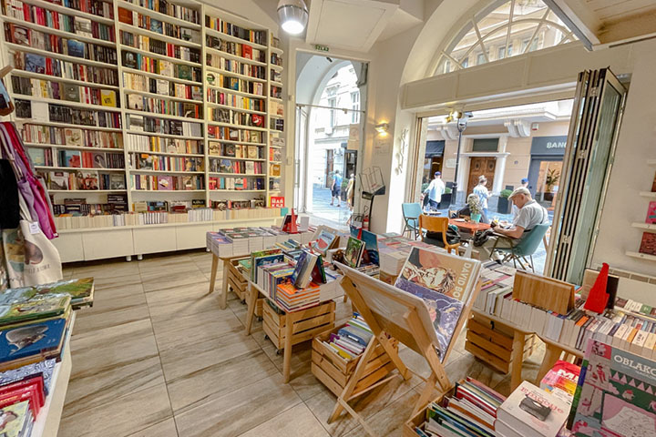 【セルビアのお土産に】本・カフェ・お土産が揃うブックカフェ | セルビアンウォーカー